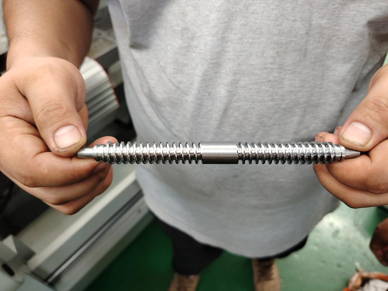 How To Process Trapezoidal Screw With Whirling Machine - Whirling Machine